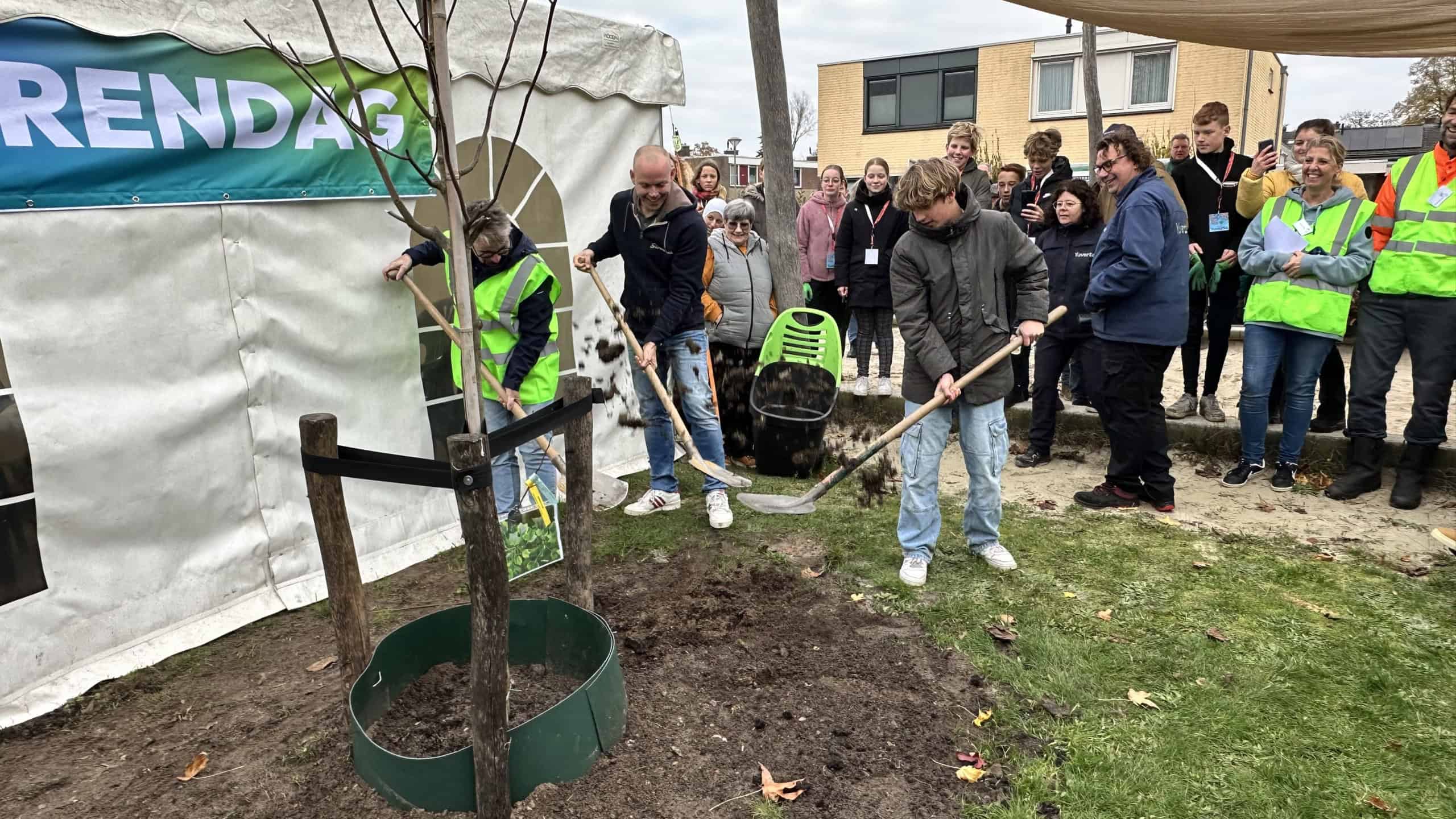Vergroeningsactie Horster wijk krijgt vervolg - Stichting Steenbreek